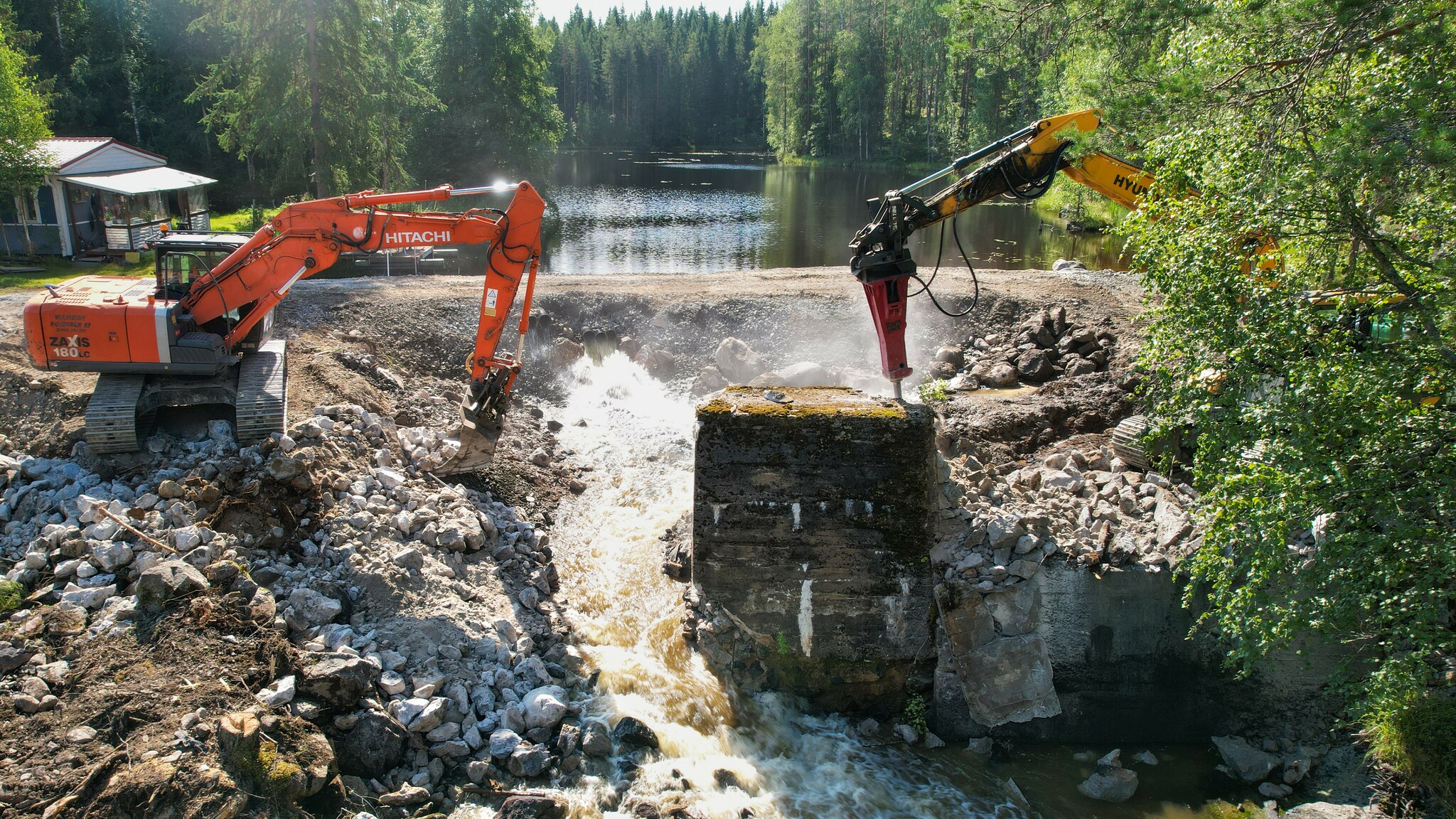 Seinäkosken pato on nyt purettu - uhanalaisille taimenille aukesi ...